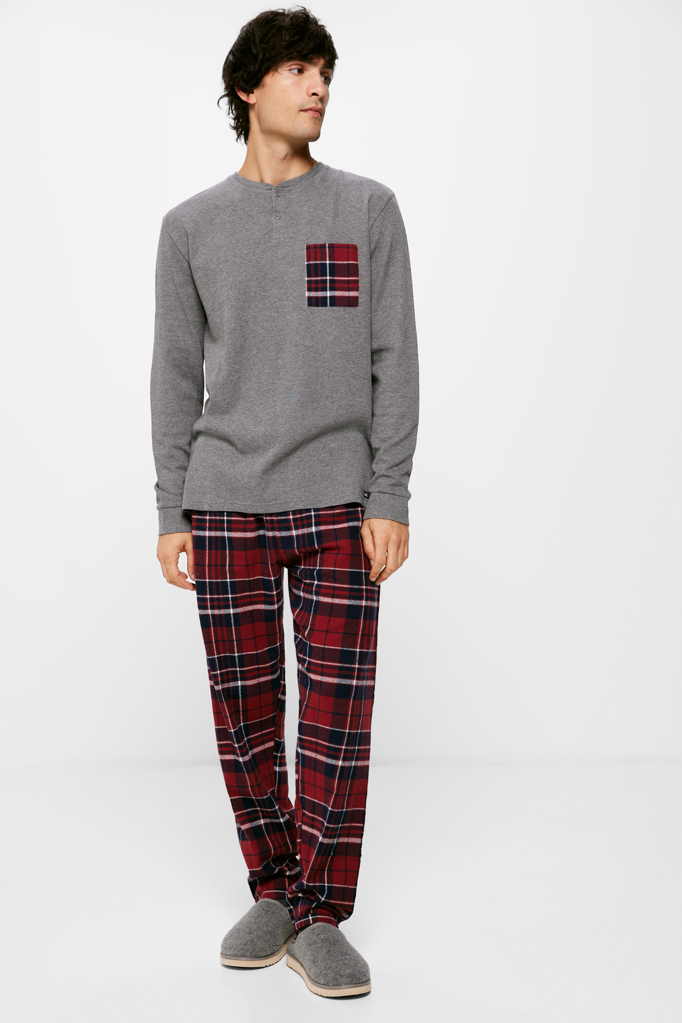 Pijama comprido com padrão de xadrez | Ofertas em pijamas de homem ...