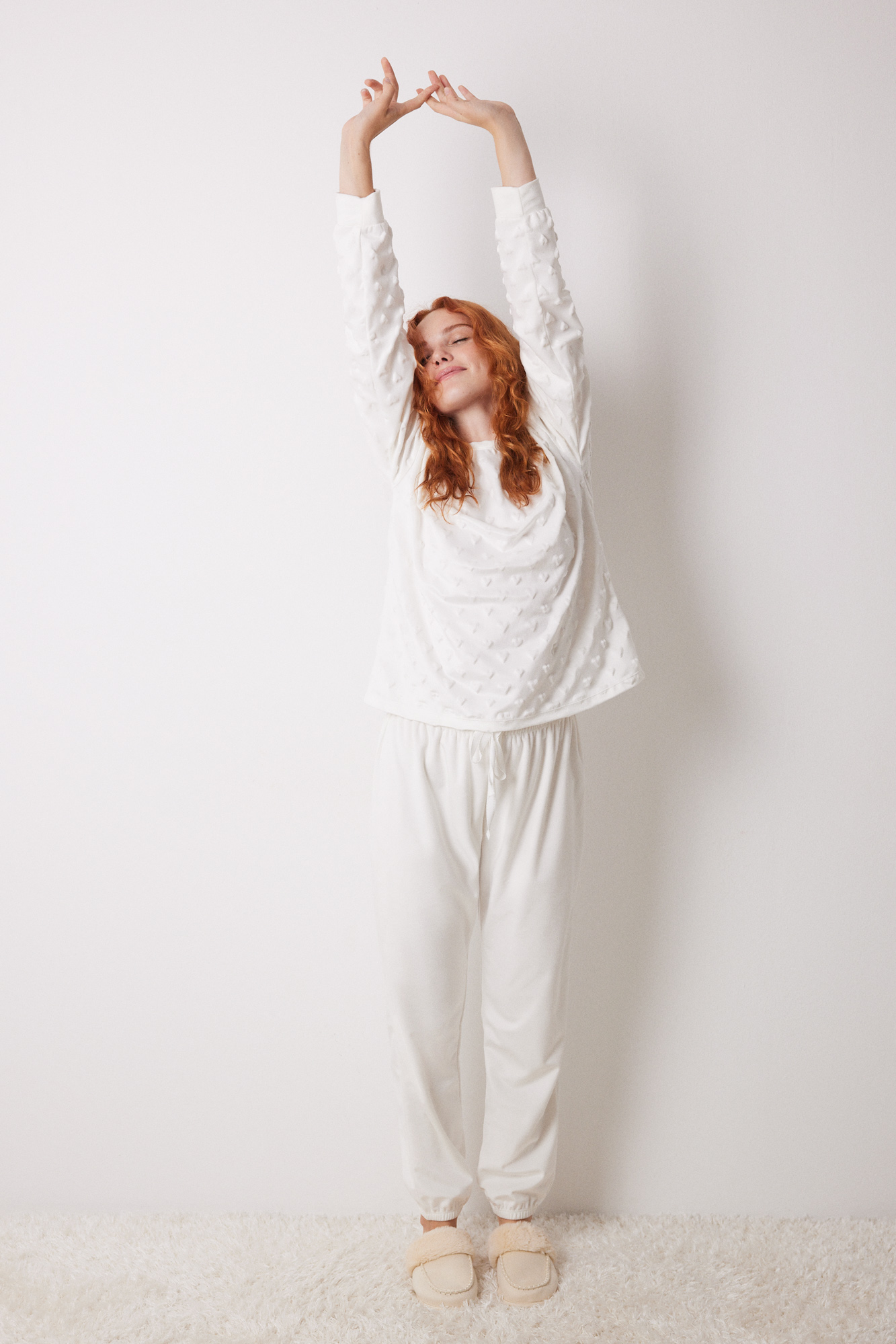 Pijama largo terciopelo suave blanco | Ofertas en pijamas de mujer ...